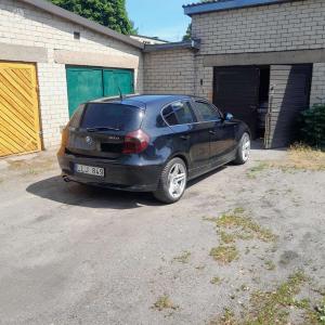Черный БМВ 118 2007 в Шакяй, объемом двигателя 2.00 л и пробегом 320 тыс. км за 1950 €, фото 6 на AUTOMOTO.COM.LV