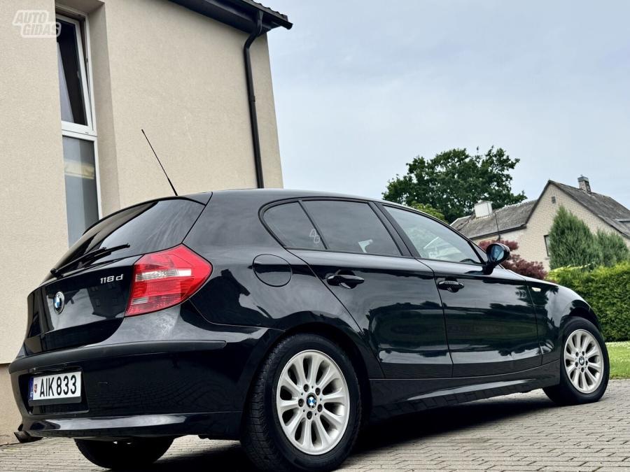Black BMW 118 2007 in Kaunas, with an engine capacity of 2.00 L and mileage of 275 thousand km for 3150 €, photo 1 on AUTOMOTO.COM.LV