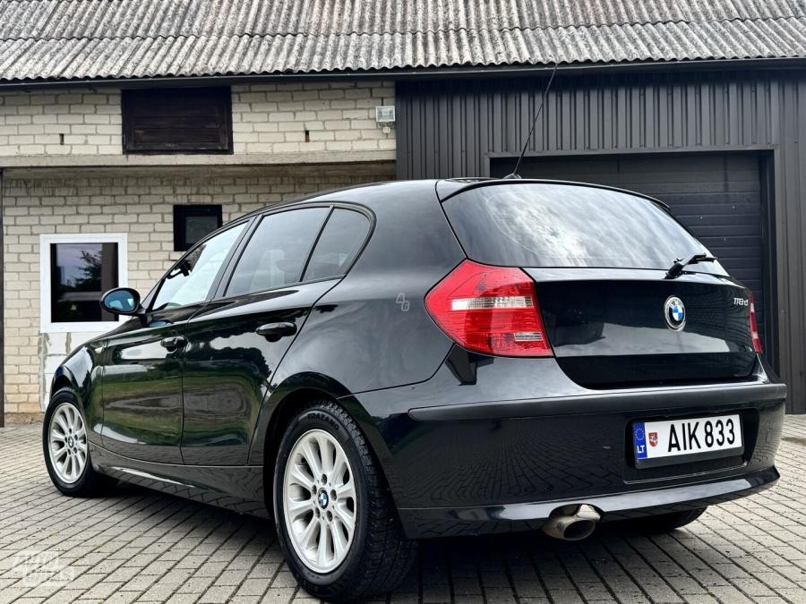 Black BMW 118 2007 in Kaunas, with an engine capacity of 2.00 L and mileage of 275 thousand km for 3150 €, photo 8 on AUTOMOTO.COM.LV