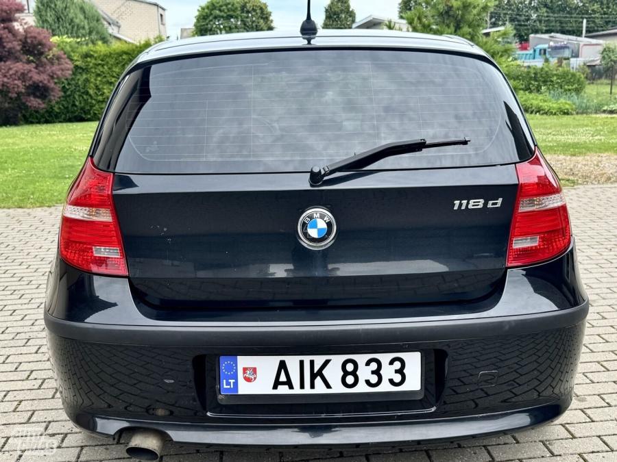 Black BMW 118 2007 in Kaunas, with an engine capacity of 2.00 L and mileage of 275 thousand km for 3150 €, photo 10 on AUTOMOTO.COM.LV