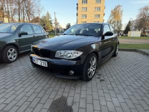 Melns BMW 118 2007 Panevēža, ar dzinēja tilpumu 2.00 L un nobraukumu 235 tūkst. km par 2350 €, foto  vietnē AUTOMOTO.COM.LV
