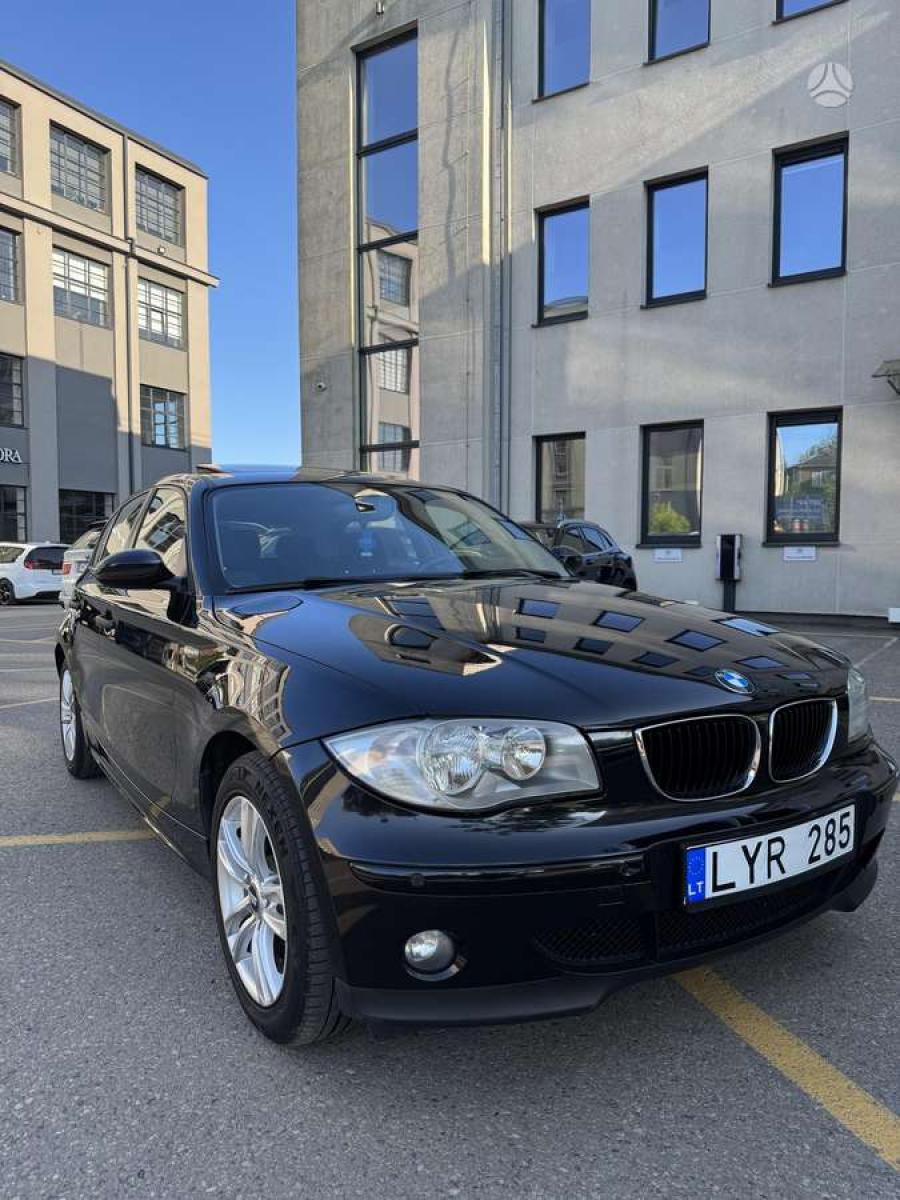Melns BMW 118 2007 Kauņa, ar dzinēja tilpumu 2.00 L un nobraukumu 298 tūkst. km par 2800 €, foto 3 vietnē AUTOMOTO.COM.LV