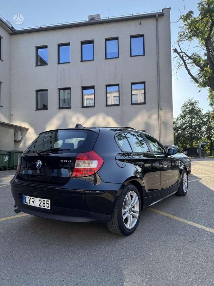 Melns BMW 118 2007 Kauņa, ar dzinēja tilpumu 2.00 L un nobraukumu 298 tūkst. km par 2800 €, foto 8 vietnē AUTOMOTO.COM.LV