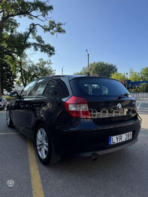 Melns BMW 118 2007 Kauņa, ar dzinēja tilpumu 2.00 L un nobraukumu 298 tūkst. km par 2800 €, foto 12 vietnē AUTOMOTO.COM.LV