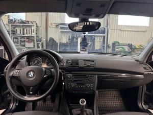 Melns BMW 118 2007 Kauņa, ar dzinēja tilpumu 2.00 L un nobraukumu 298 tūkst. km par 2800 €, foto 20 vietnē AUTOMOTO.COM.LV
