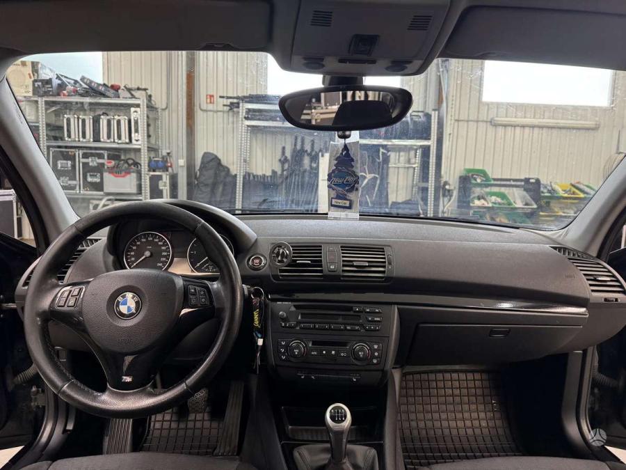 Melns BMW 118 2007 Kauņa, ar dzinēja tilpumu 2.00 L un nobraukumu 298 tūkst. km par 2800 €, foto 20 vietnē AUTOMOTO.COM.LV