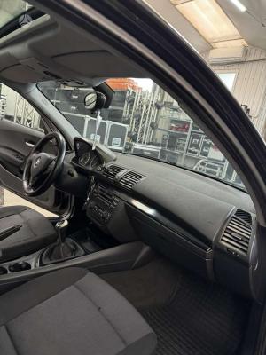 Melns BMW 118 2007 Kauņa, ar dzinēja tilpumu 2.00 L un nobraukumu 298 tūkst. km par 2800 €, foto 23 vietnē AUTOMOTO.COM.LV