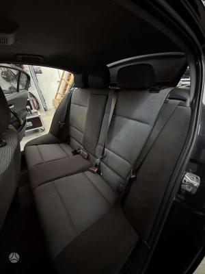 Melns BMW 118 2007 Kauņa, ar dzinēja tilpumu 2.00 L un nobraukumu 298 tūkst. km par 2800 €, foto 27 vietnē AUTOMOTO.COM.LV