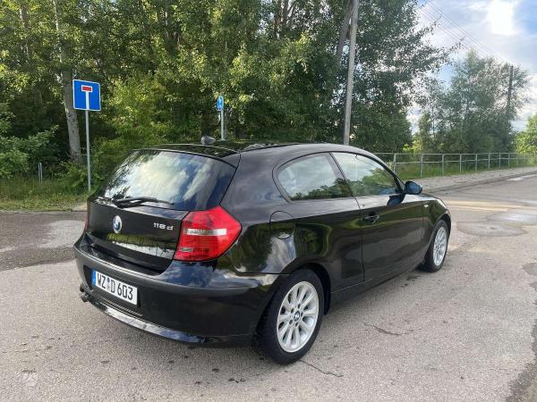Melns BMW 118 2007 Kauņa, ar dzinēja tilpumu 2.00 L un nobraukumu 307 tūkst. km par 2300 €, foto 4 vietnē AUTOMOTO.COM.LV