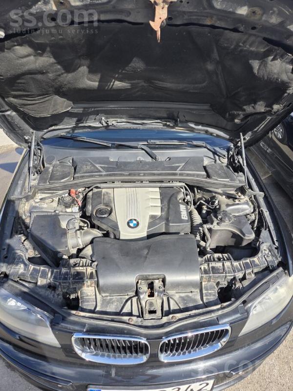 Black BMW 118 2007 in Ogre, with an engine capacity of 2.00 L and mileage of 354 thousand km for 3900 €, photo 10 on AUTOMOTO.COM.LV
