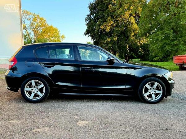 Black BMW 118 2007 in Kaunas, with an engine capacity of 2.00 L and mileage of 400 thousand km for 1600 €, photo 4 on AUTOMOTO.COM.LV