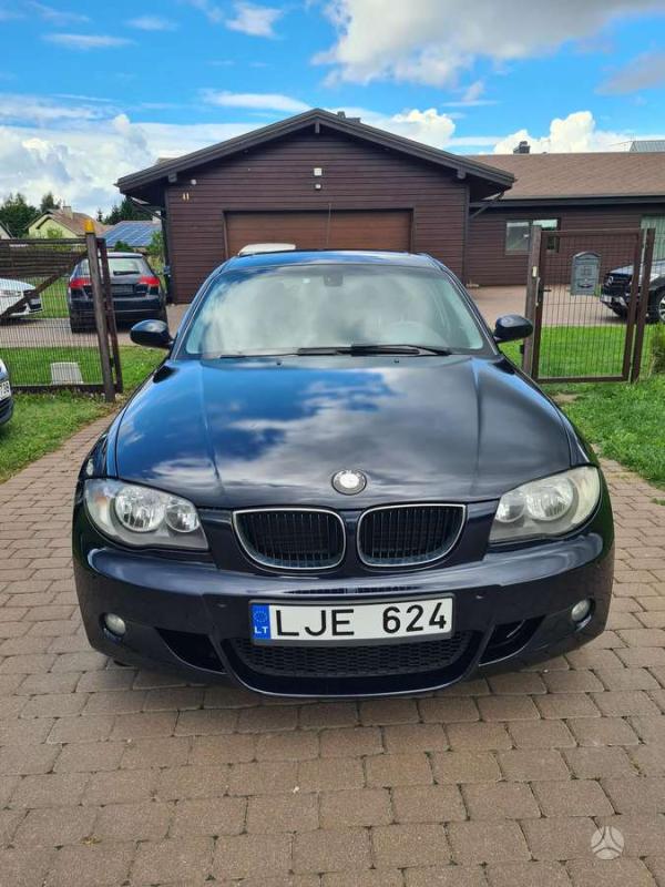 Black BMW 118 2007 in Kaisiadorys, with an engine capacity of 2.00 L and mileage of 364 thousand km for 3250 €, photo 4 on AUTOMOTO.COM.LV