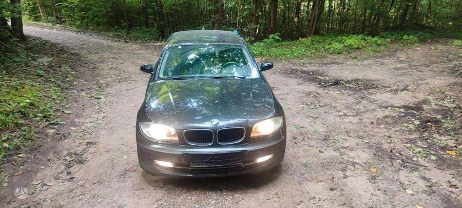 Черный БМВ 118 2007 в Вильнюс, объемом двигателя 2.00 л и пробегом 222 тыс. км за 999 €, фото 1 на AUTOMOTO.COM.LV