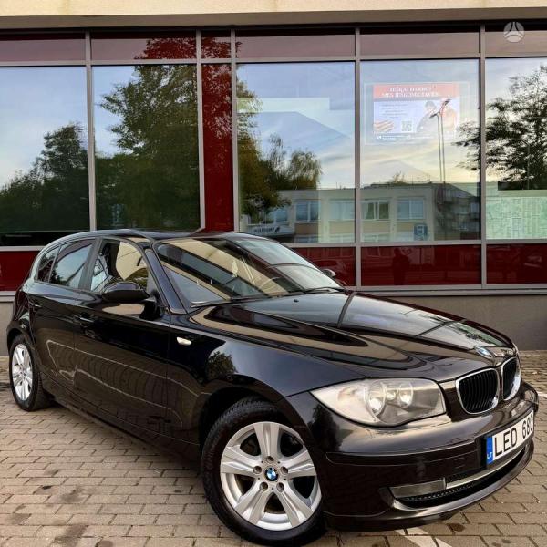 Melns BMW 118 2007 Kaišiadorys, ar dzinēja tilpumu 2.00 L un nobraukumu 318 tūkst. km par 2350 €, foto 3 vietnē AUTOMOTO.COM.LV