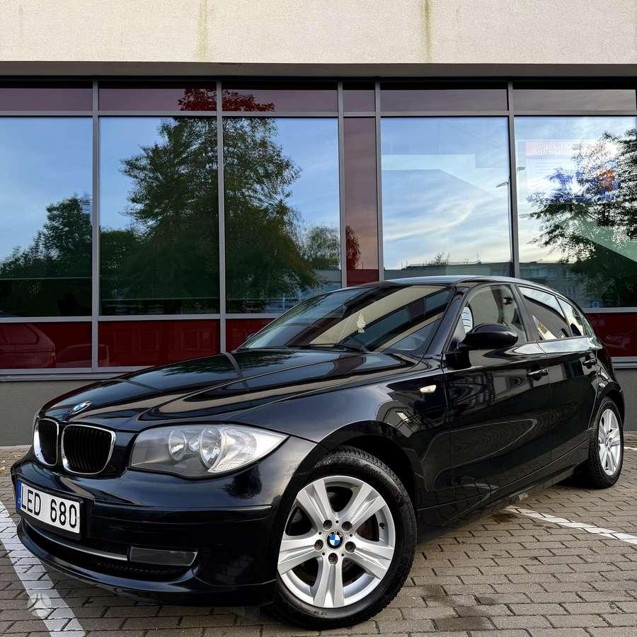 Black BMW 118 2007 in Kaisiadorys, with an engine capacity of 2.00 L and mileage of 318 thousand km for 2350 €, photo 4 on AUTOMOTO.COM.LV