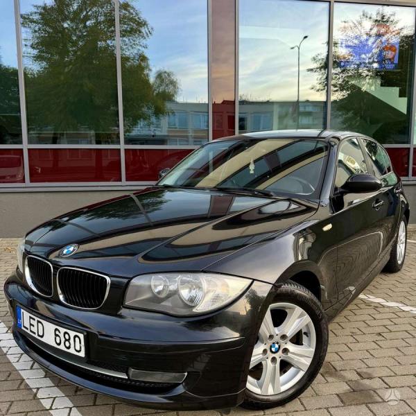 Melns BMW 118 2007 Kaišiadorys, ar dzinēja tilpumu 2.00 L un nobraukumu 318 tūkst. km par 2350 €, foto 8 vietnē AUTOMOTO.COM.LV