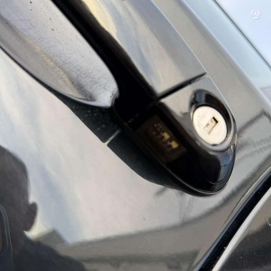 Black BMW 118 2007 in Kaisiadorys, with an engine capacity of 2.00 L and mileage of 318 thousand km for 2350 €, photo 19 on AUTOMOTO.COM.LV