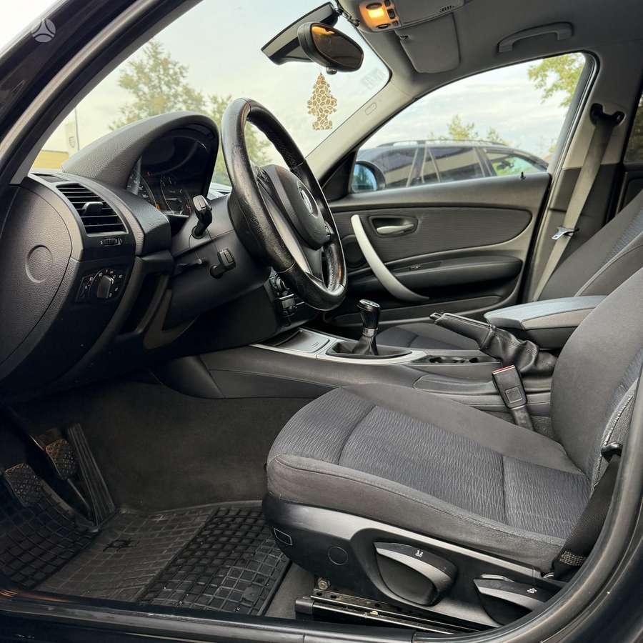 Black BMW 118 2007 in Kaisiadorys, with an engine capacity of 2.00 L and mileage of 318 thousand km for 2350 €, photo 21 on AUTOMOTO.COM.LV