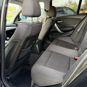 Black BMW 118 2007 in Kaisiadorys, with an engine capacity of 2.00 L and mileage of 318 thousand km for 2350 €, photo 23 on AUTOMOTO.COM.LV