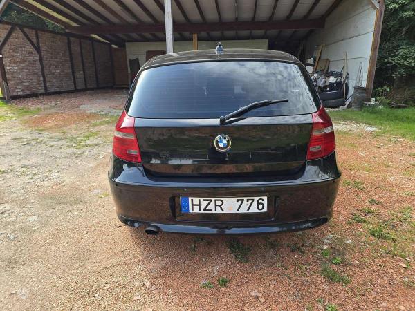 Melns BMW 118 2007 Kauņa, ar dzinēja tilpumu 2.00 L un nobraukumu 359 tūkst. km par 2800 €, foto 4 vietnē AUTOMOTO.COM.LV