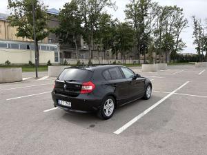 Black BMW 118 2007 in Ukmerge, with an engine capacity of 2.00 L and mileage of 332 thousand km for 2300 €, photo 4 on AUTOMOTO.COM.LV