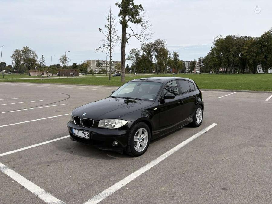 Black BMW 118 2007 in Ukmerge, with an engine capacity of 2.00 L and mileage of 332 thousand km for 2300 €, photo 7 on AUTOMOTO.COM.LV