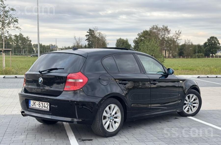 Black BMW 118 2007 in Riga, with an engine capacity of 2.00 L and mileage of 350 thousand km for 2990 €, photo 8 on AUTOMOTO.COM.LV