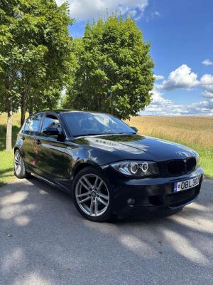 Black BMW 118 2007 in Telschi, with an engine capacity of 2.00 L and mileage of 301 thousand km for 3300 €, photo  on AUTOMOTO.COM.LV
