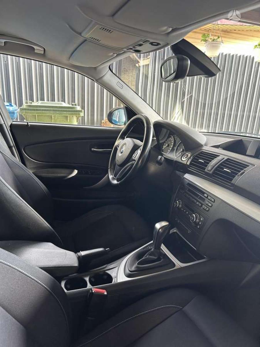 Melns BMW 118 2007 Kauņa, ar dzinēja tilpumu 2.00 L un nobraukumu 311 tūkst. km par 3200 €, foto 4 vietnē AUTOMOTO.COM.LV