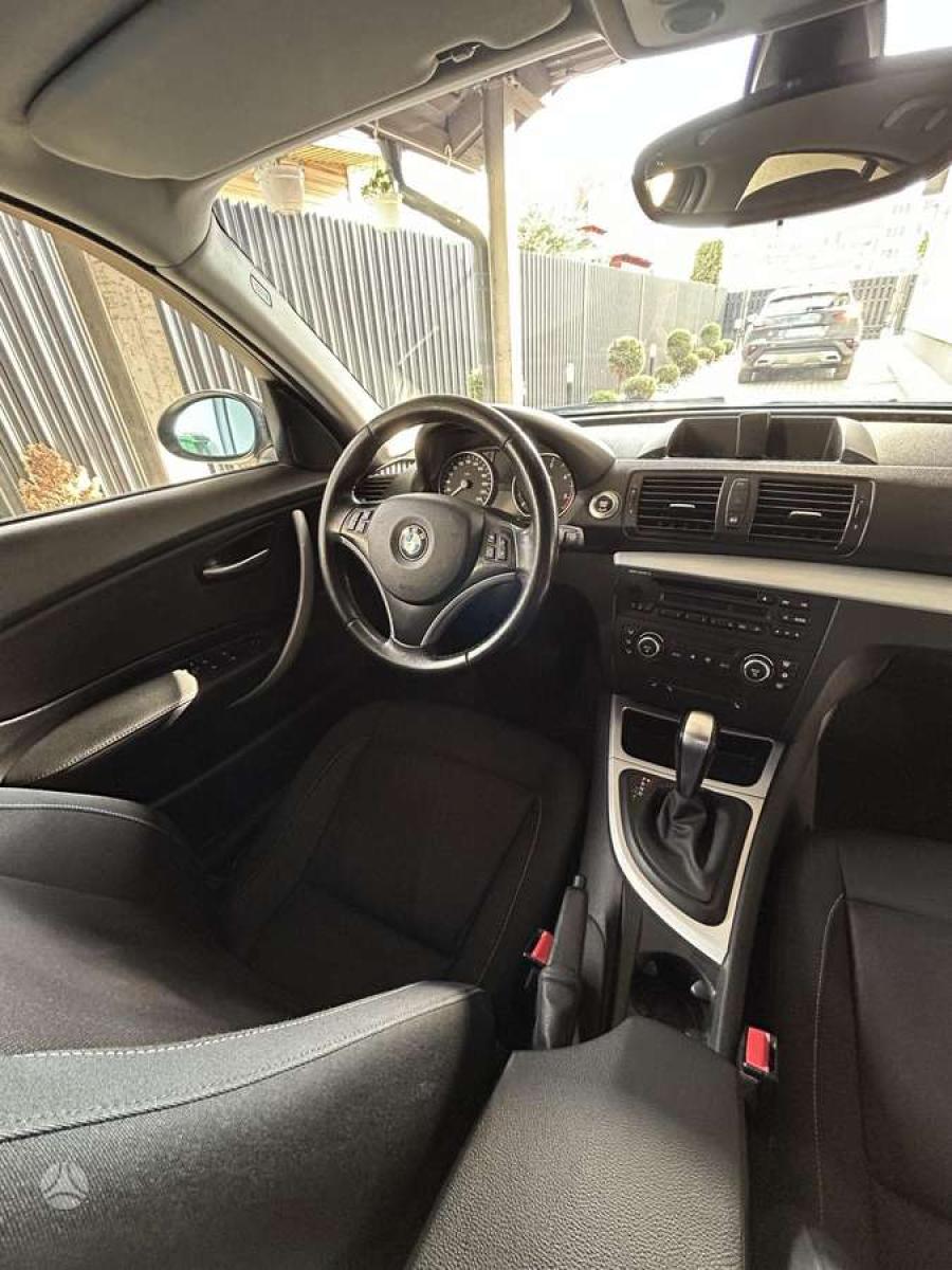 Melns BMW 118 2007 Kauņa, ar dzinēja tilpumu 2.00 L un nobraukumu 311 tūkst. km par 3200 €, foto 5 vietnē AUTOMOTO.COM.LV