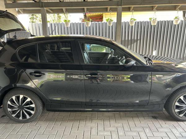 Melns BMW 118 2007 Kauņa, ar dzinēja tilpumu 2.00 L un nobraukumu 311 tūkst. km par 3200 €, foto 10 vietnē AUTOMOTO.COM.LV