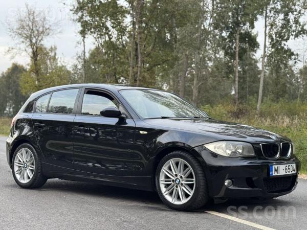 Black BMW 118 2007 in Jelgava, with an engine capacity of 2.00 L and mileage of 307 thousand km for 3850 €, photo 3 on AUTOMOTO.COM.LV