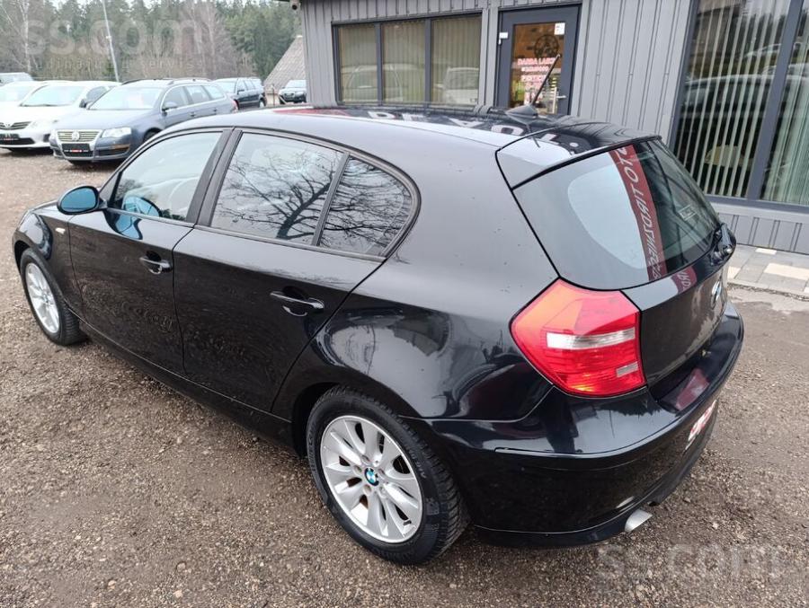 Black BMW 118 2008 in Valmiera, with an engine capacity of 2.00 L and mileage of 269 thousand km for 3550 €, photo 3 on AUTOMOTO.COM.LV