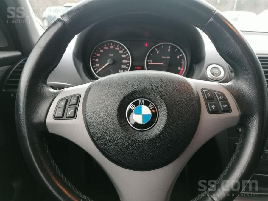 Black BMW 118 2008 in Valmiera, with an engine capacity of 2.00 L and mileage of 269 thousand km for 3550 €, photo 19 on AUTOMOTO.COM.LV