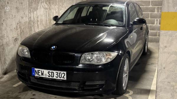 Black BMW 118 2008 in Vilnius, with an engine capacity of 2.00 L and mileage of 267 thousand km for 1800 €, photo 1 on AUTOMOTO.COM.LV