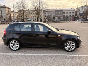 Black BMW 118 2008 in Riga, with an engine capacity of 2.00 L and mileage of 307 thousand km for 4000 €, photo 2 on AUTOMOTO.COM.LV