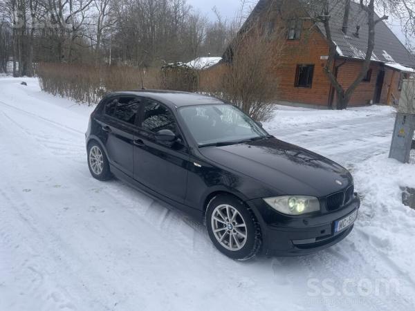 Black BMW 118 2008 in Limbazi, with an engine capacity of 2.00 L and mileage of 240 thousand km for 2650 €, photo 1 on AUTOMOTO.COM.LV