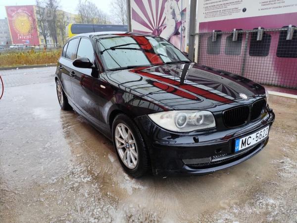 Black BMW 118 2008 in Limbazi, with an engine capacity of 2.00 L and mileage of 240 thousand km for 2650 €, photo 5 on AUTOMOTO.COM.LV