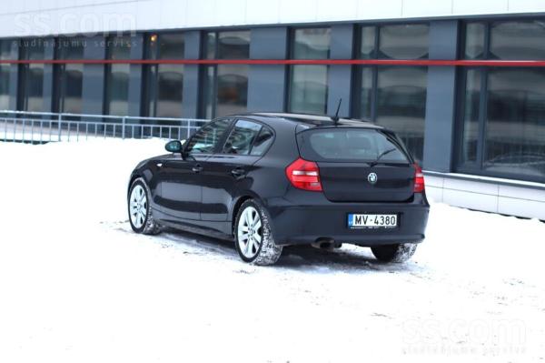 Black BMW 118 2008 in Riga, with an engine capacity of 2.00 L and mileage of 298 thousand km for 3980 €, photo 4 on AUTOMOTO.COM.LV