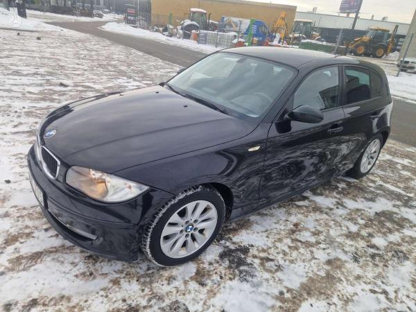 Black BMW 118 2008 in Kaunas, with an engine capacity of 2.00 L and mileage of 224 thousand km for 3900 €, photo 2 on AUTOMOTO.COM.LV