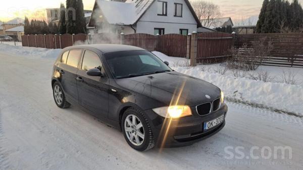 Black BMW 118 2008 in Riga, with an engine capacity of 2.00 L and mileage of 300 thousand km for 2400 €, photo 1 on AUTOMOTO.COM.LV