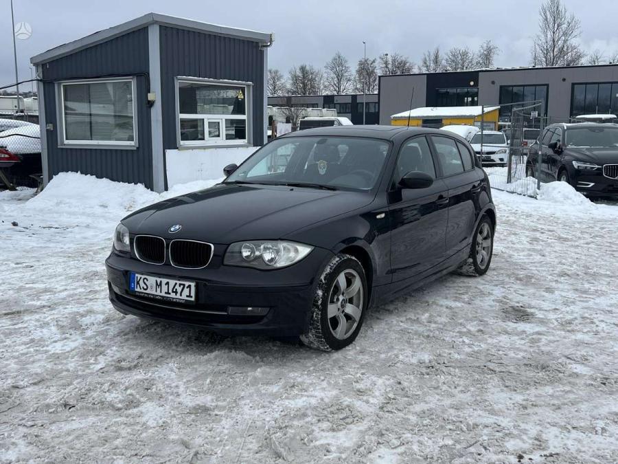 Melns BMW 118 2008 Kauņa, ar dzinēja tilpumu 2.00 L un nobraukumu 276 tūkst. km par 3550 €, foto 2 vietnē AUTOMOTO.COM.LV