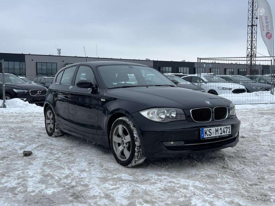 Melns BMW 118 2008 Kauņa, ar dzinēja tilpumu 2.00 L un nobraukumu 276 tūkst. km par 3550 €, foto 3 vietnē AUTOMOTO.COM.LV