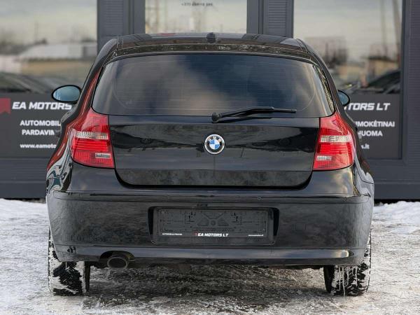 Black BMW 118 2008 in Vilnius, with an engine capacity of 2.00 L and mileage of 247 thousand km for 4900 €, photo 6 on AUTOMOTO.COM.LV