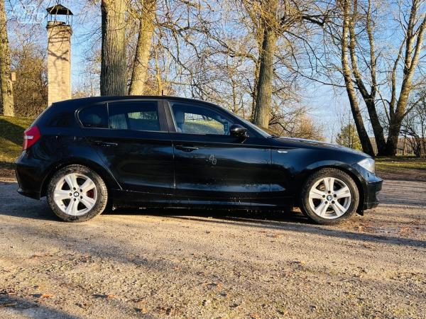 Black BMW 118 2008 in Panevezys, with an engine capacity of 2.00 L and mileage of 336 thousand km for 2650 €, photo 1 on AUTOMOTO.COM.LV