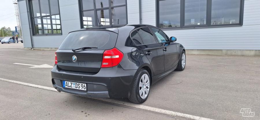 Black BMW 118 2008 in Panevezys, with an engine capacity of 2.00 L and mileage of 358 thousand km for 2750 €, photo 6 on AUTOMOTO.COM.LV