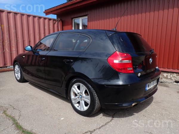 Black BMW 118 2008 in Liepaja, with an engine capacity of 2.00 L and mileage of 241 thousand km for 2450 €, photo 3 on AUTOMOTO.COM.LV