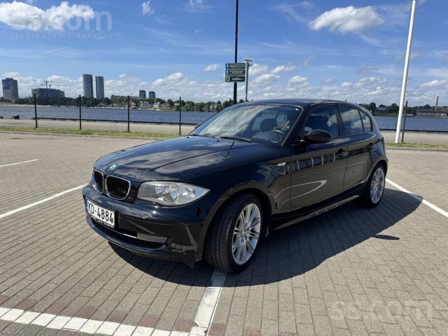 Black BMW 118 2008 in Riga, with an engine capacity of 2.00 L and mileage of 347 thousand km for 3000 €, photo 1 on AUTOMOTO.COM.LV
