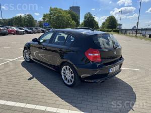 Black BMW 118 2008 in Riga, with an engine capacity of 2.00 L and mileage of 347 thousand km for 3000 €, photo 4 on AUTOMOTO.COM.LV