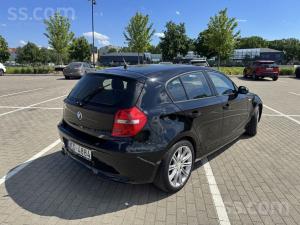 Black BMW 118 2008 in Riga, with an engine capacity of 2.00 L and mileage of 347 thousand km for 3000 €, photo 5 on AUTOMOTO.COM.LV